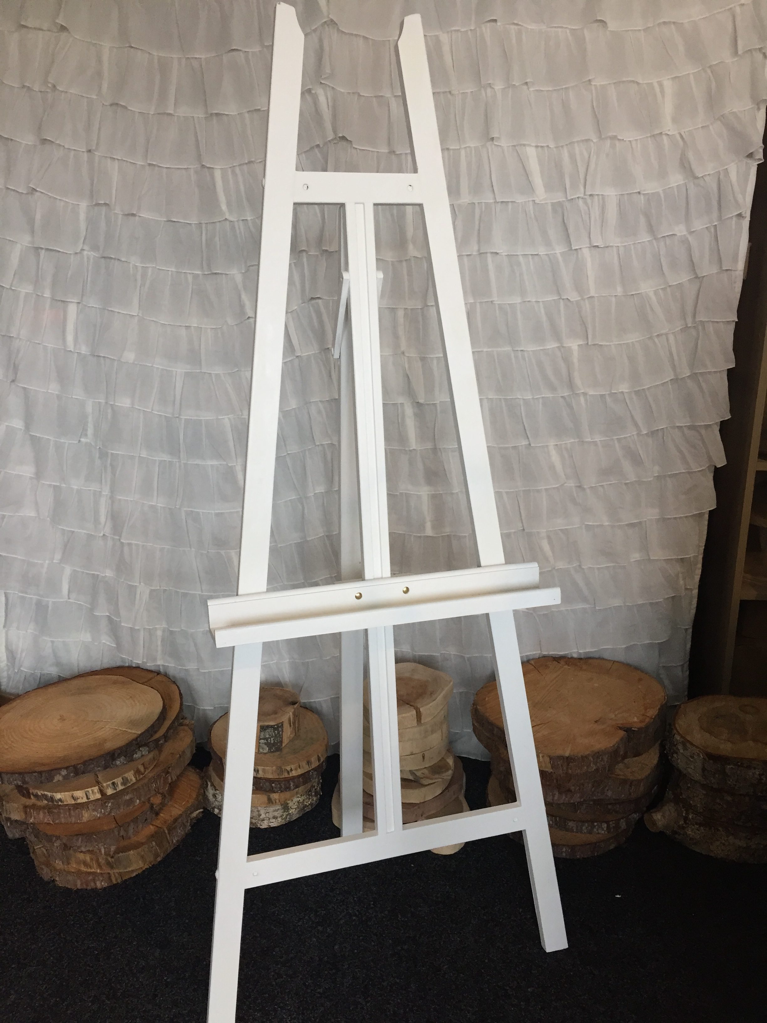 Wooden Easel - White - The Pretty Prop Shop - Auckland Wedding and ...