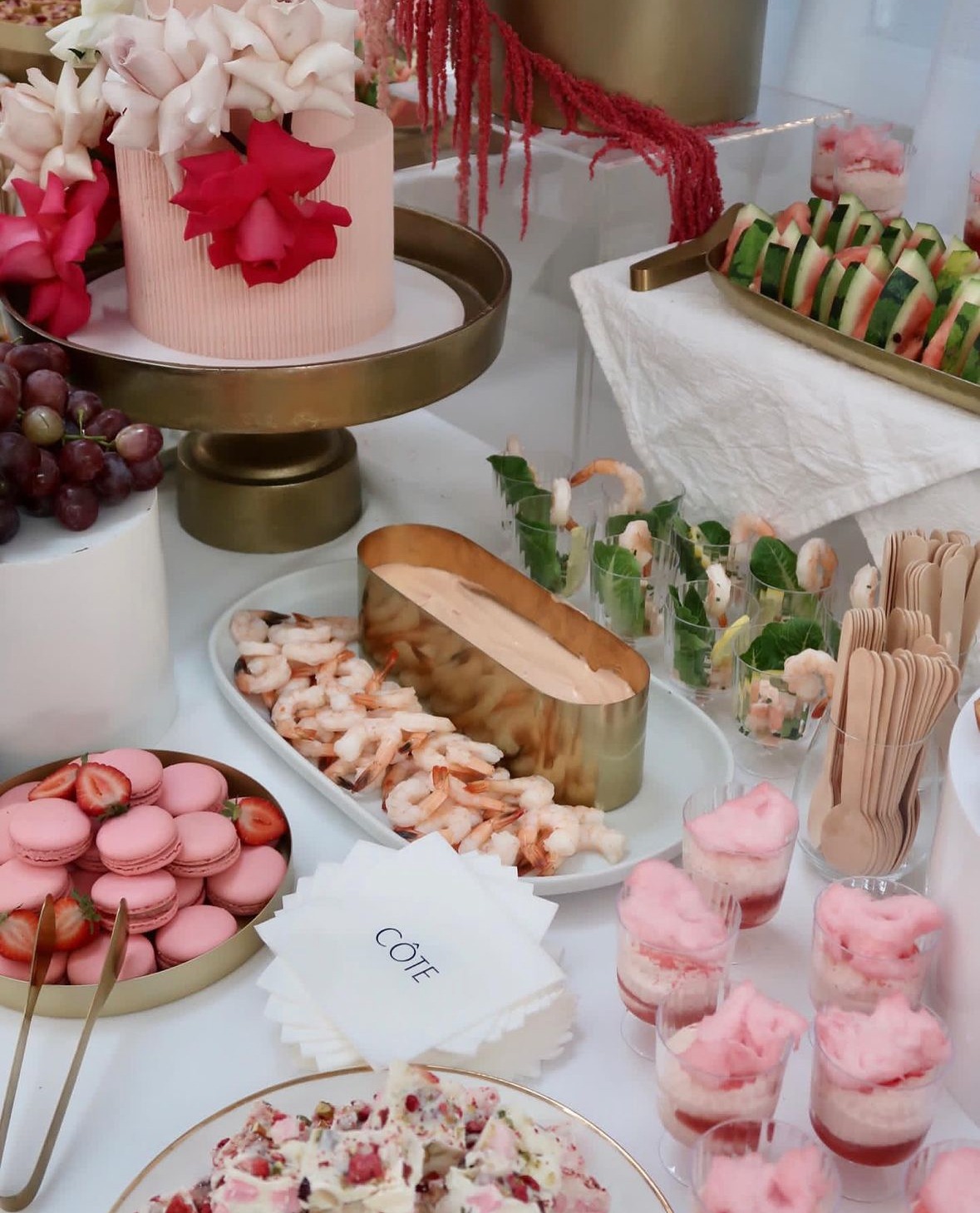 Fuse Metal Cake Stand Gold - 38cmDia - The Pretty Prop Shop - Auckland ...